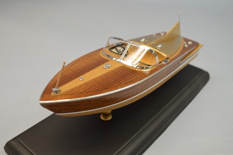 Dumas - 1955 CHRIS-CRAFT 21' COBRA KIT #1708 – Model Expo Online